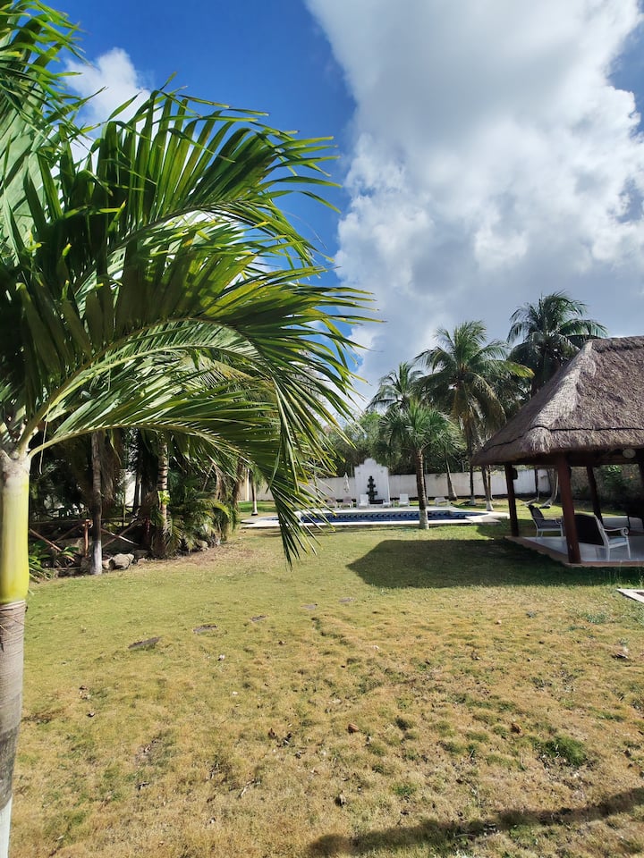 Casa Tipo Hacienda Grande Equipada - Cancún