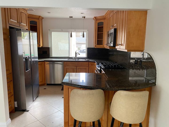 Welcome To Your Family Home - Laguna Beach, CA