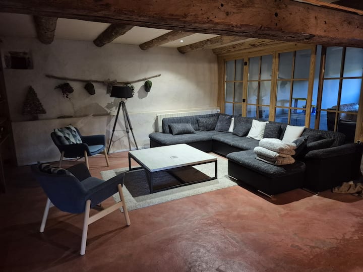 Gîte De Chanal: Calme Et Nature Pour 15 Personnes - Les Estables