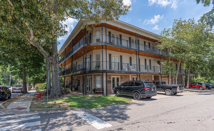 Luxury Downtown Fairhope Condo/walk To Everything - Fairhope, AL