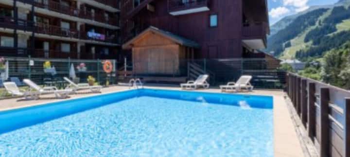 Bel Appartement Avec Piscine Sur Meribel - 梅里貝勒