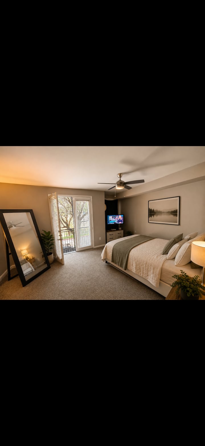 Centrally Located Legacy East Apartment - The Colony, TX