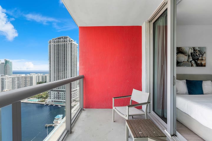 Bright Retreat | Resort Perks | Hallandale - Hallandale Beach, FL