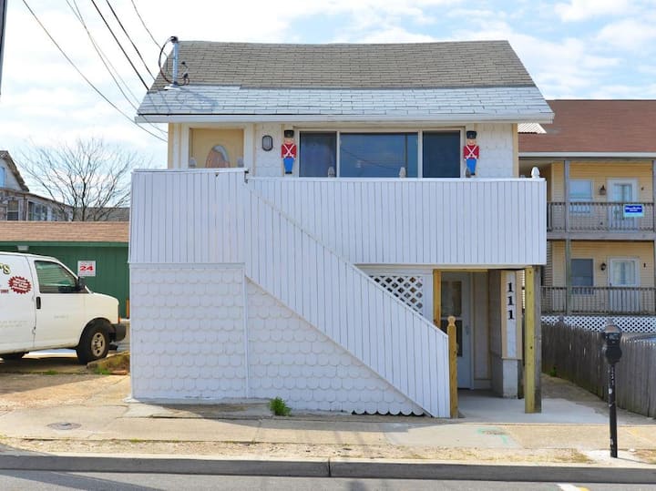 Shore Beach Houses - 111 Lincoln Ave - Seaside Park, NJ