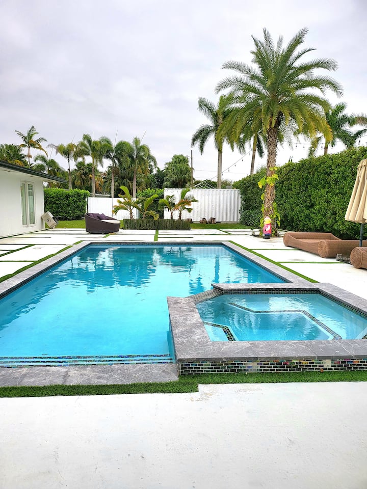 Top Miami Estate Lux Pool Perfect For World Cup - Florida City, FL