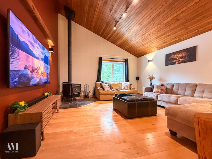 Golden Mountain Villa - Hot Tub, Fire Pit, Views - 골든