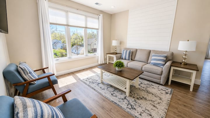 The Ember 13 | 2br | Rooftop Patio | Downtown - Traverse City, MI