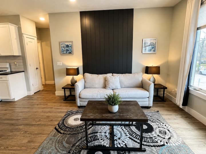 The Haven 10 | 2br | Rooftop Patio |Downtown - Traverse City