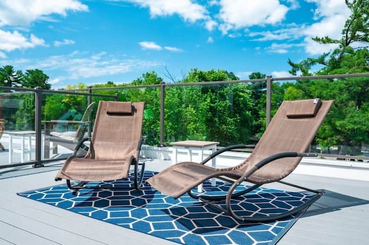 The Ledge 9 | 2br | Rooftop Patio |Downtown - Traverse City, MI