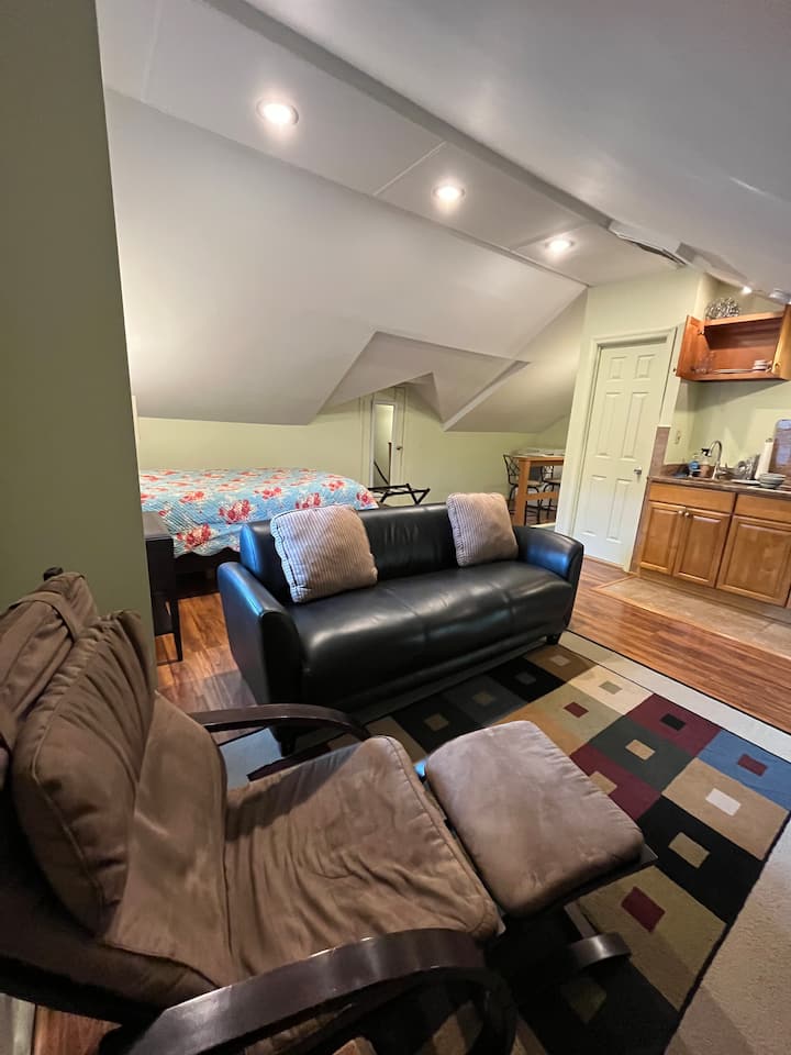 Professionals Wanted/ Parking/wash/dryer/kitchen - Hyattsville, MD