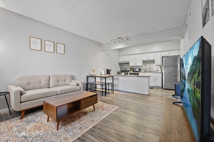 Tempe Retreat W/ Pool & Gym | Near Asu & Airport - Tempe, AZ