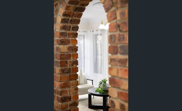 Elegant Family Residence Runcorn With Parking - Brisbane