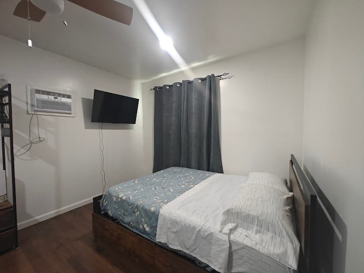 Private Studio With Parking 15 Mins From Lax - Los Angeles, CA
