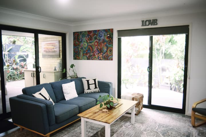 Fully Pet Friendly!!   Kings Birthday Incredible Prices ! - Byron Bay