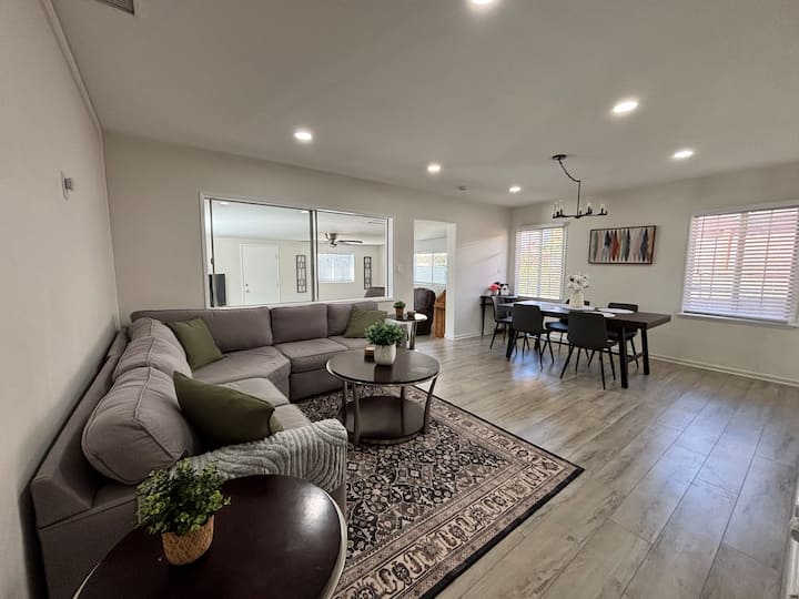 Spacious La 4br Retreat With Large Private Yard - Gardena, CA