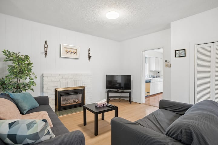 Roomy West Side Family 3br | Great Price Near Ubc - Vancouver