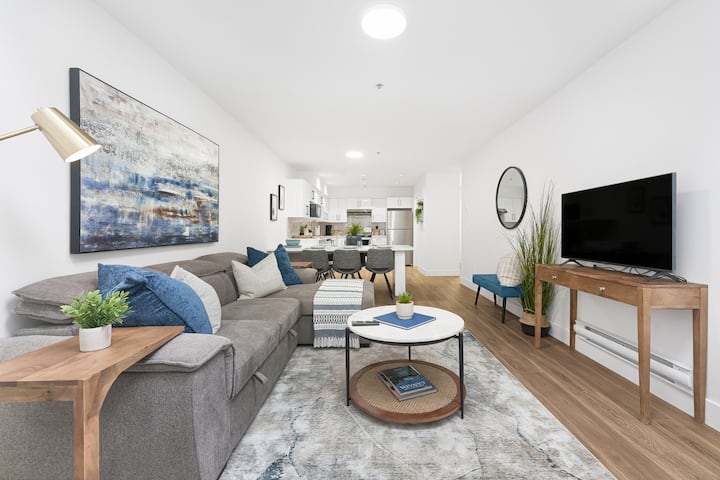 Surrey Central | Modern 2br | Free Parking - New Westminster