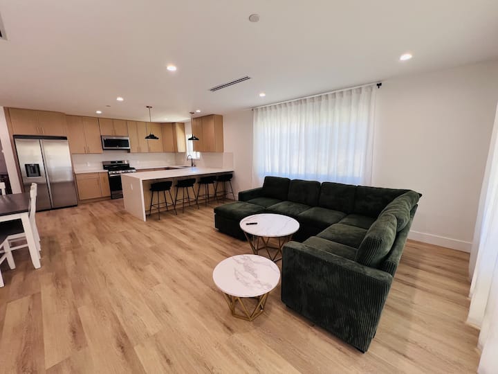 New & Modern 3br Home | Private Pool Oasis - Los Angeles, CA