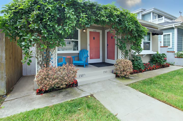 Charming Beach Bungalow - Long Beach, CA