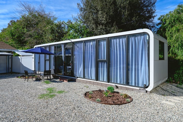 The Long Glass House #B - 2 Queen Beds Sleep 4 - Diamond Bar, CA
