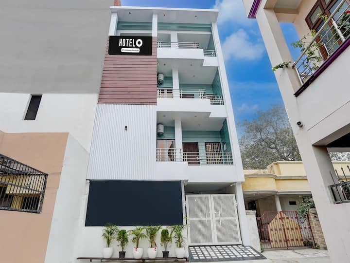 Hôtel Neelam De Luxe, Lignes Civiles, Bareilly - 巴雷利