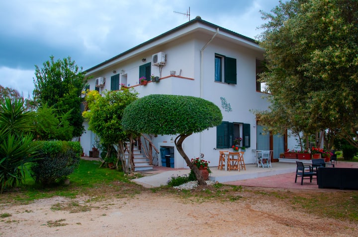 Guesthost - Casa Eroma Apartment - Porto Torres