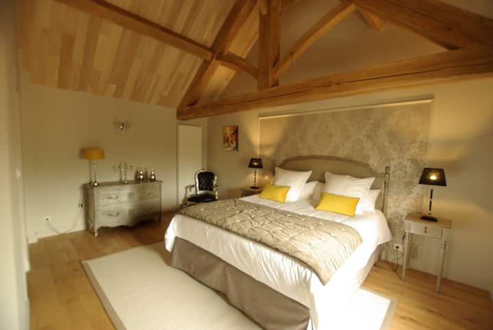 Gîtes Du Cheylard- Maison Montaigne - Montignac