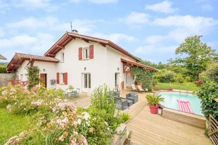Villa Avec Piscine, Proximité Mer Et Montagne - Sare