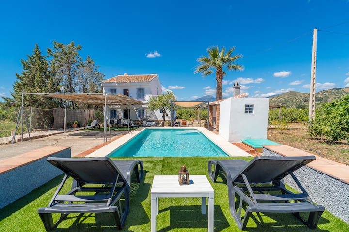 Cubo's Lorente Rural House - スペイン アロラ