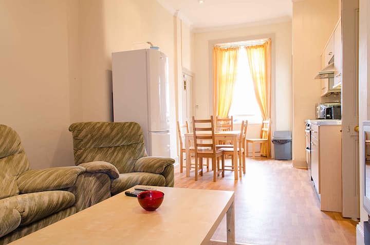 Bright Victorian 4-bed Flat | Marchmont - Edinburgh