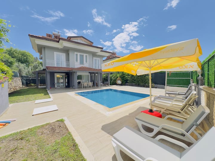 ÖLüdeniz Hisarönünde Mükemmel Konum-havuzlu Villa - Ölüdeniz