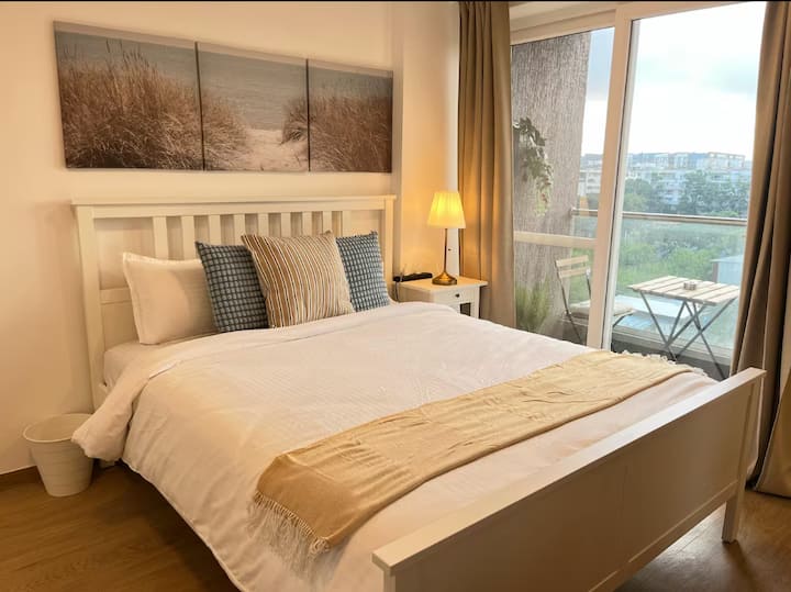 Aero-view Studio With Cozy Balcony + Smart Tv - 푸네
