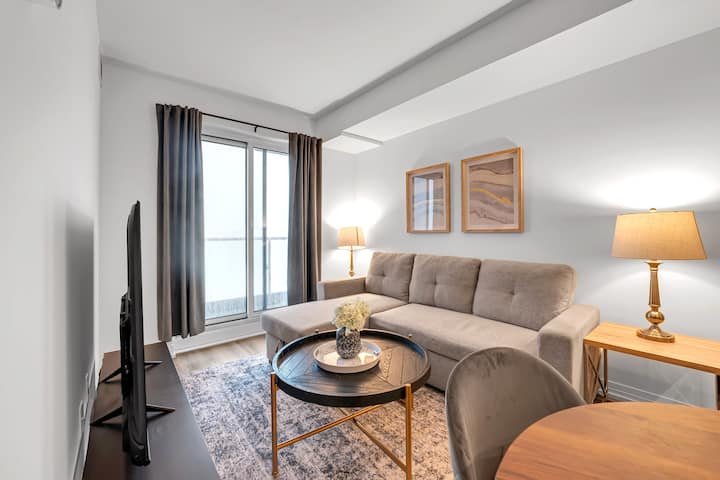 Stylish 2br Suite Near Downtown Toronto W/balcony - Toronto