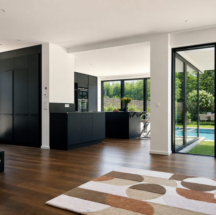 Luxusvilla Mit Pool In Nobel-vorort Von München - Munich