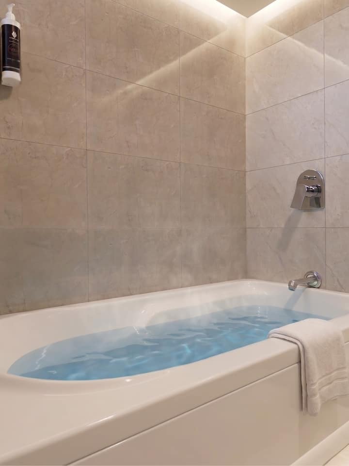 Ananda By Mulberry Homestays | Hot Tub And Luxe | - Noida