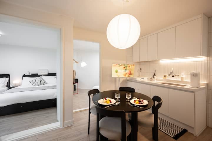 Hongdae 3br Home For 7 | Walk To Subway - Seoul