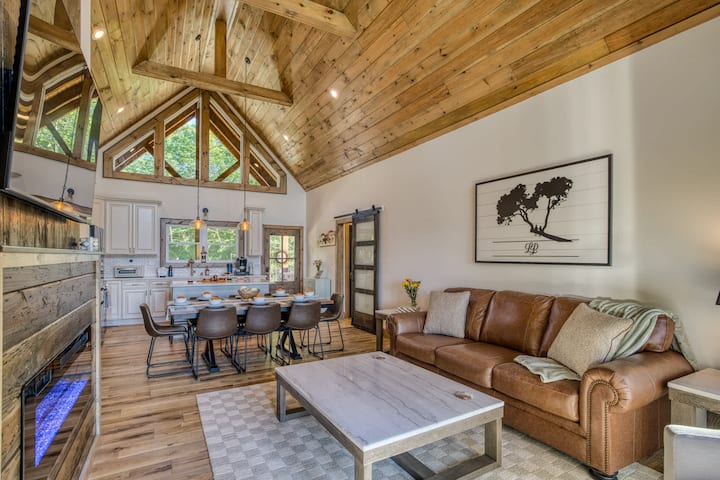 Roman’s Ridge - View, Sauna, Hot Tub, Game Rooms - Ellijay