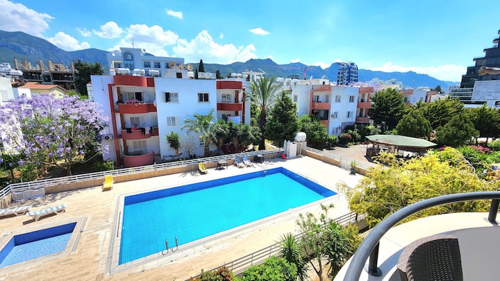 Girne Merkez Havuzlu Sitede ,ÇArşıya 10dk Yürüme - Girne
