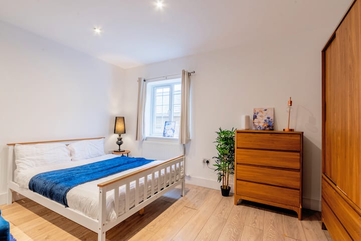Sleeps 2 - Wifi - Paid Parking - Central Studio - Maidstone