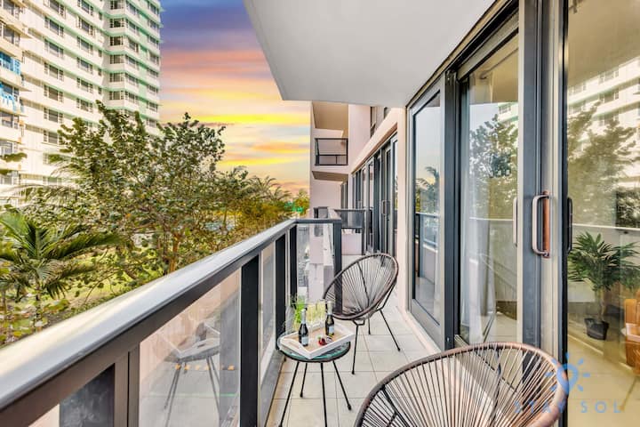 Trendy Apartment  Resortstyle Pool - Miami Beach