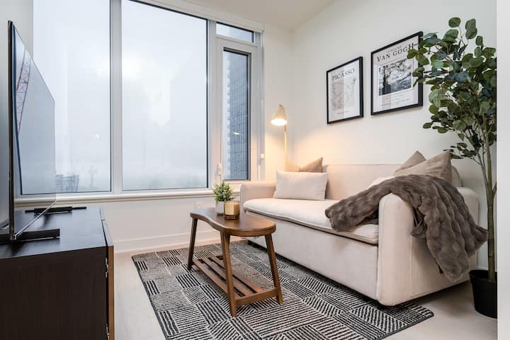 Luxury 1br Apartment In Heart Of Yorkville - Toronto