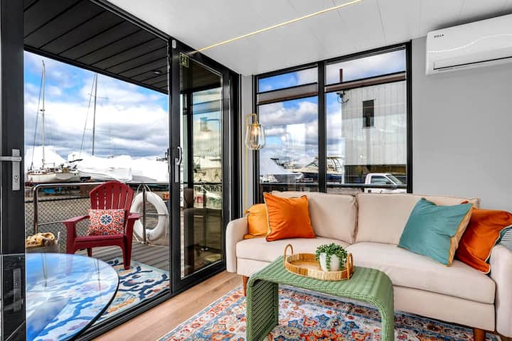 The Ultimate Coastal Houseboat Experience For 4! - Rhode Island
