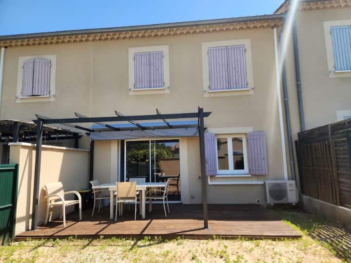 Maison Indépendante, Mitoyenne. - Cavaillon