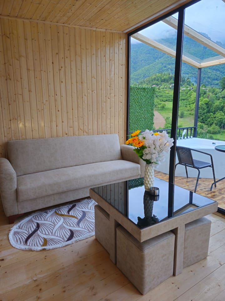 Glass Bedroom, Private Jacuzzi & Mountain View - Georgia