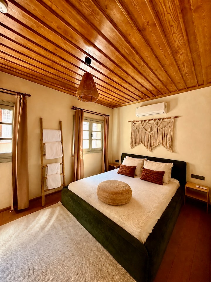 Hygge Ayvalık- Merkezde Teraslı Müstakil Rum Evi - Ayvalık