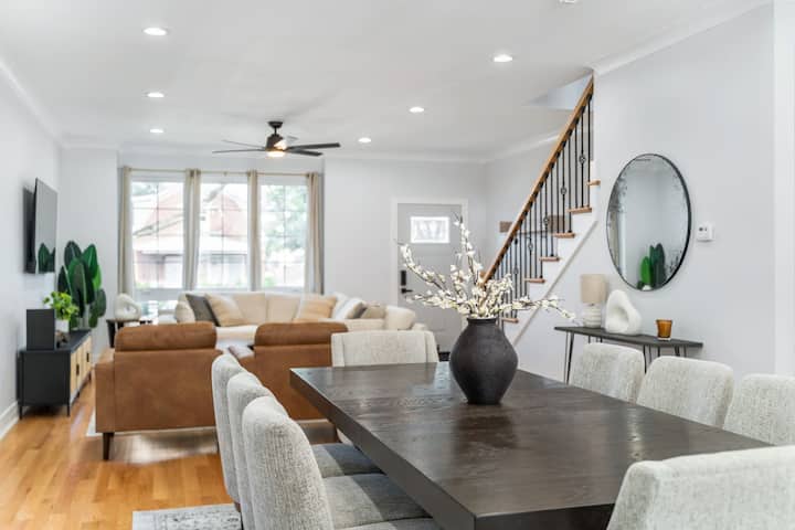 New - Spacious Home 4bd/3bth W/ Garage! - Chicago, IL