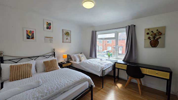 4 Ensuite Bedroom Entire House Sleeps 10 Driveway - Coventry