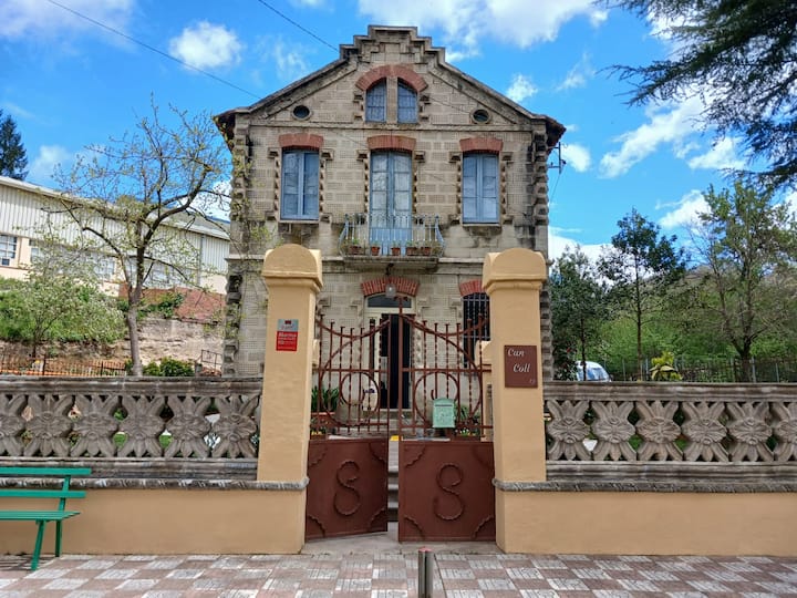Can Coll, Casa Centenària Amb Ampli Jardí Privat - Sant Hilari Sacalm