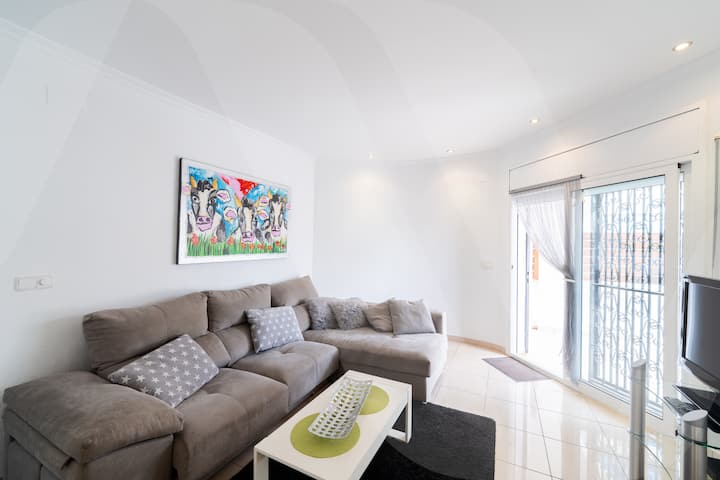 Welhomy | Maison - Piscine Privée | Catalana 166 - Ampuriabrava