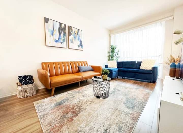 Elegant 2br Getaway In Mdr–pool, Parking & Wifi - Marina Del Rey, CA